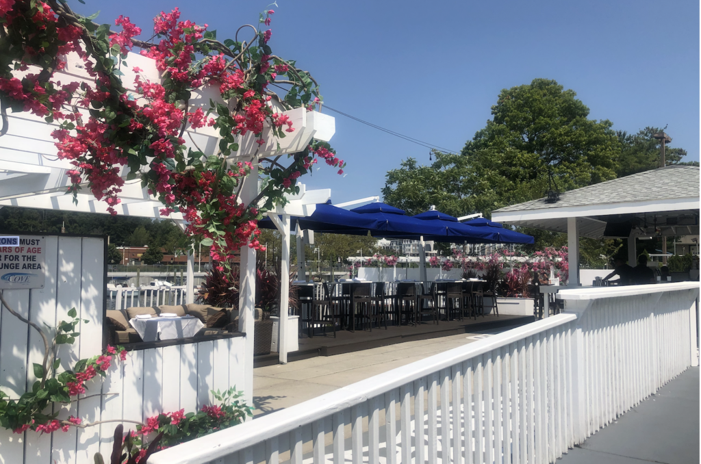 The Cove Restaurant & Oyster Bar - Destination Accessible